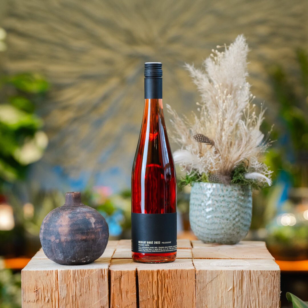 Merlot rosé - Květinářství Voňka